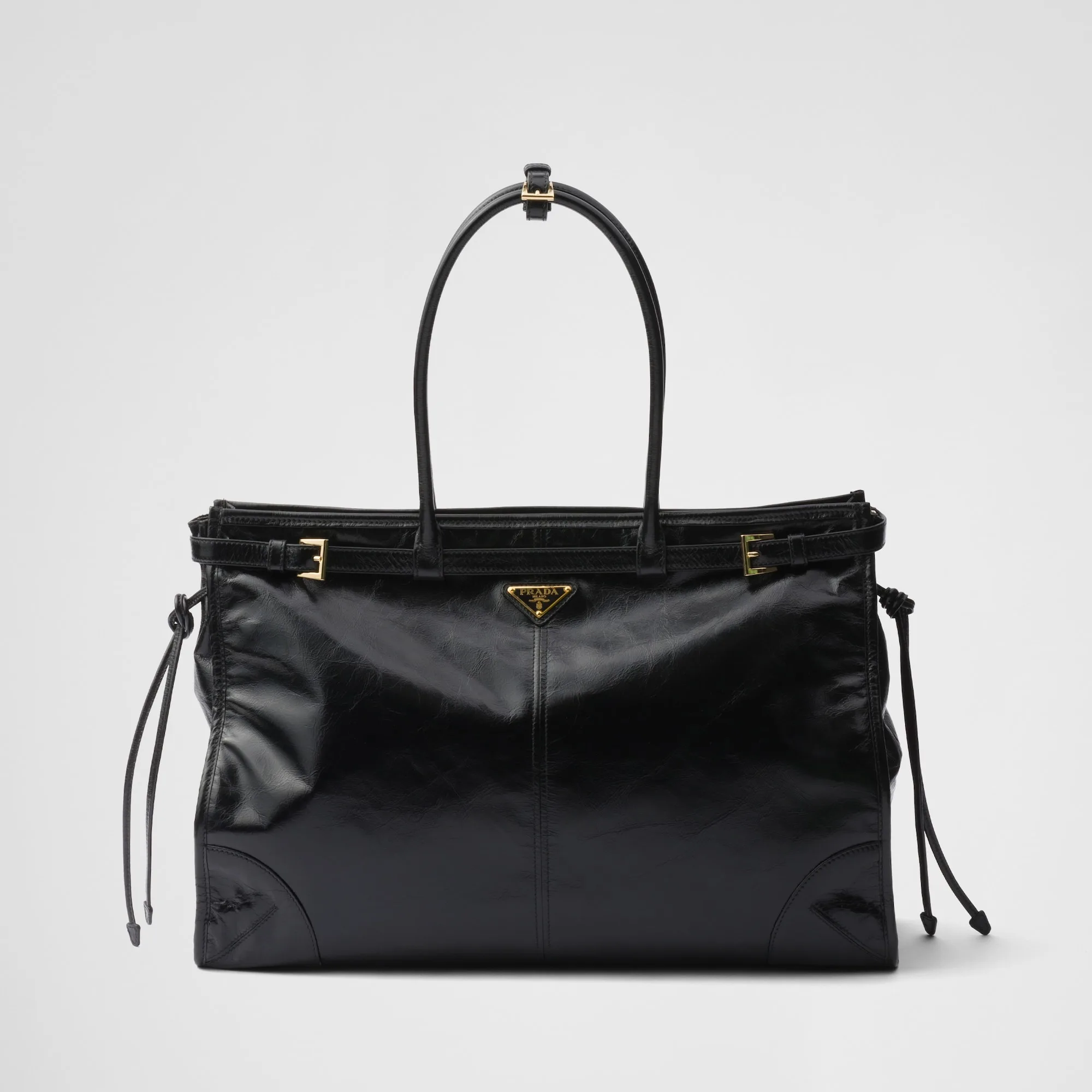 Must-Have Oversized Travel Bags for Daily Use | Clutched UK